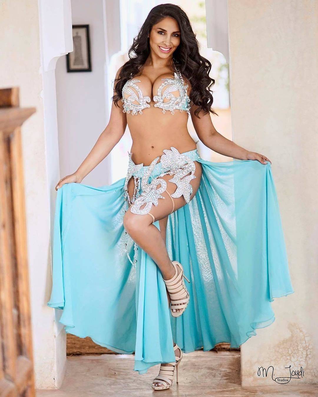 Gorgeous Persian Belly Dancer Pegah Rahmani (Album in comments) | Scrolller