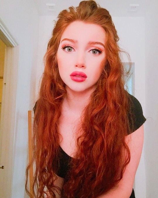 Gorgeous redhead | Scrolller