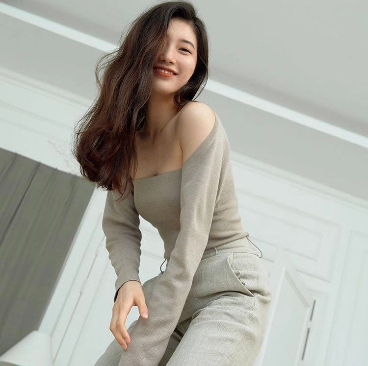 Gorgeous Suzy | Scrolller