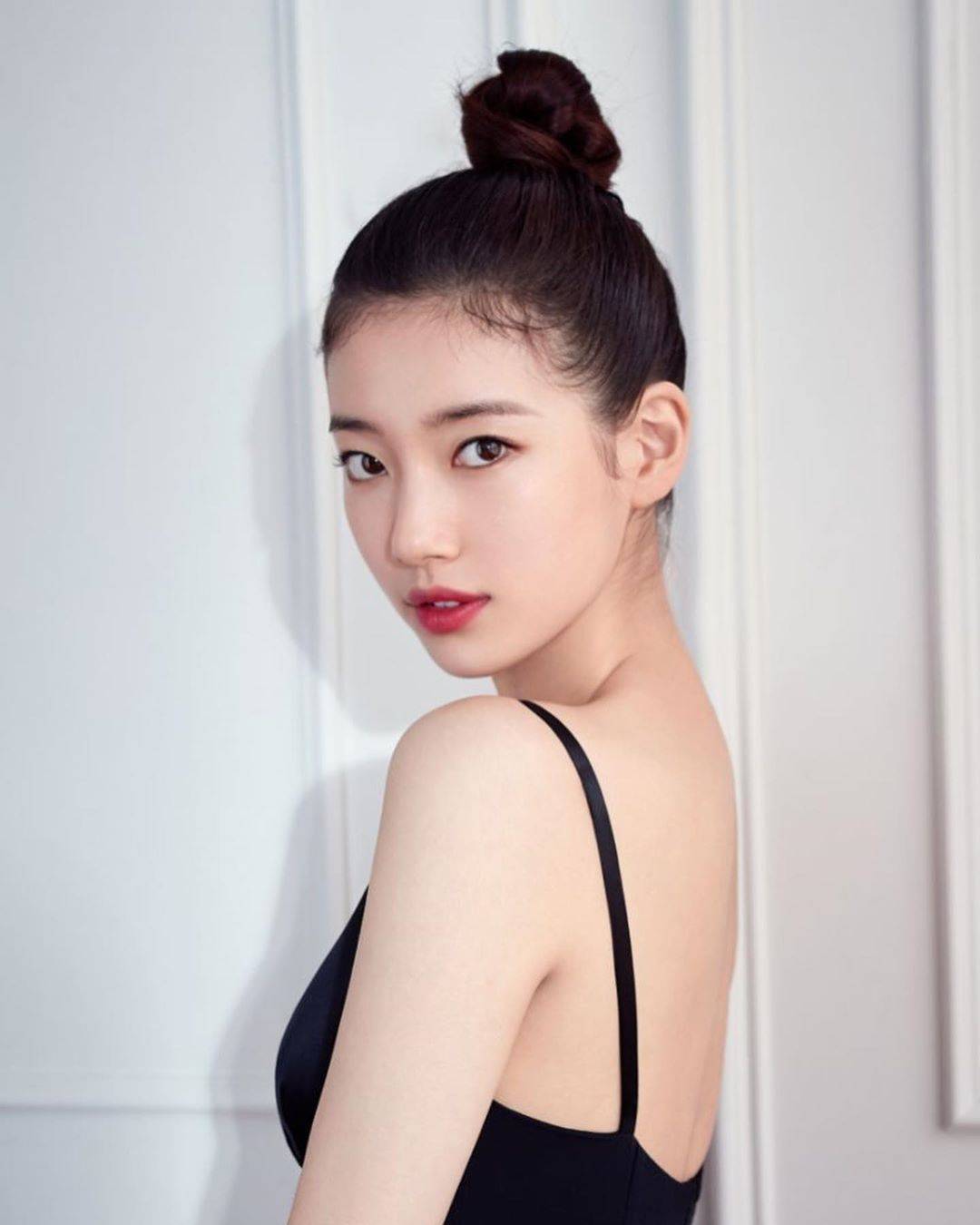 Gorgeous Suzy | Scrolller
