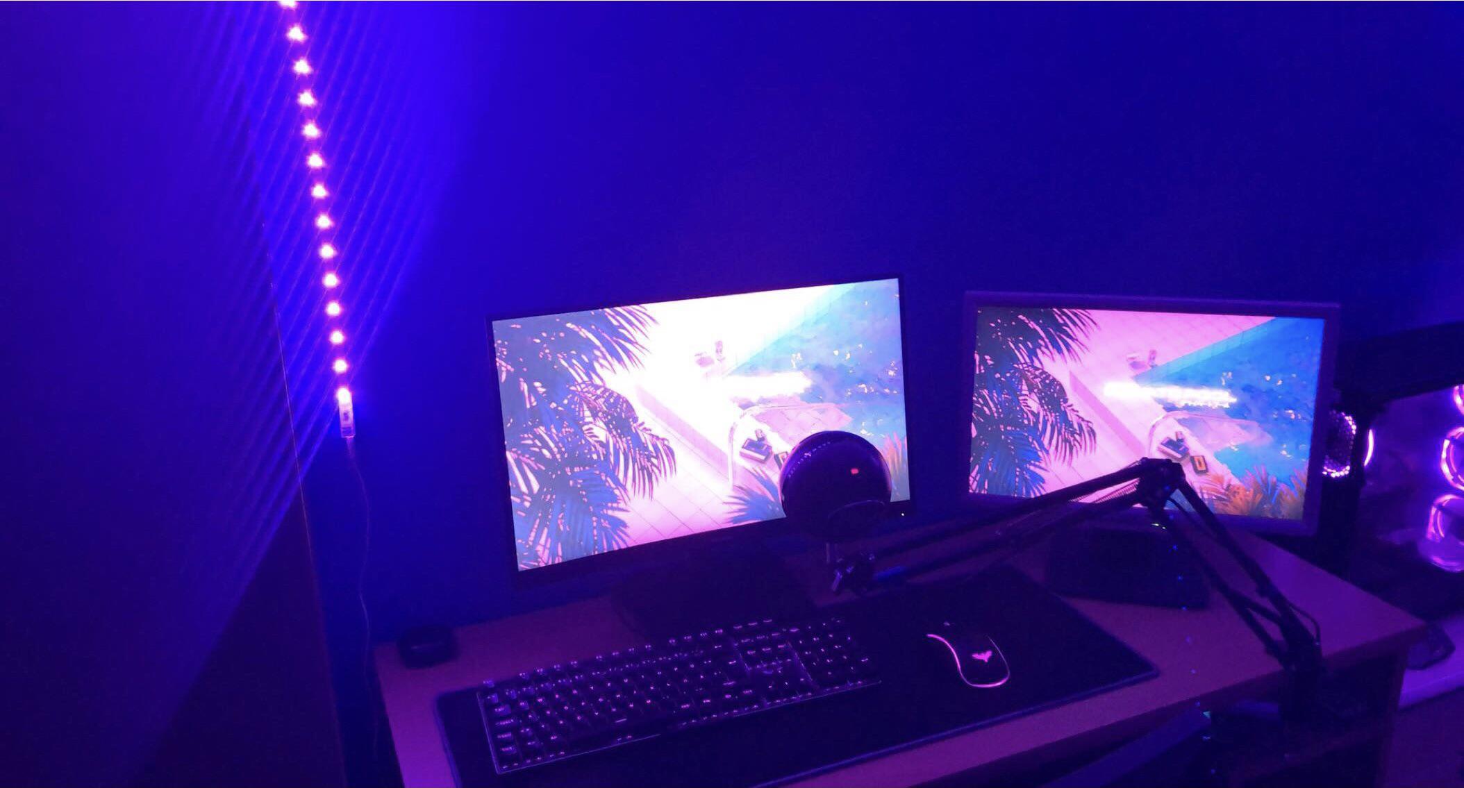 Got a new mic and a second monitor | Scrolller
