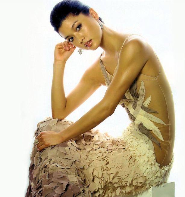 Grace Park looks so beautiful with her hair tied back | Scrolller