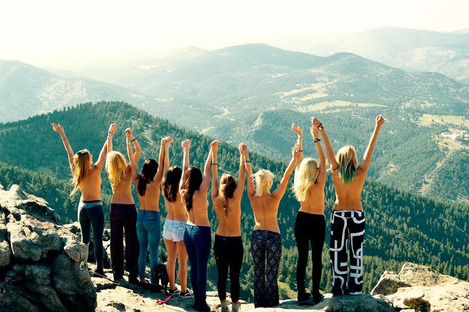 Topless hiking | Scrolller