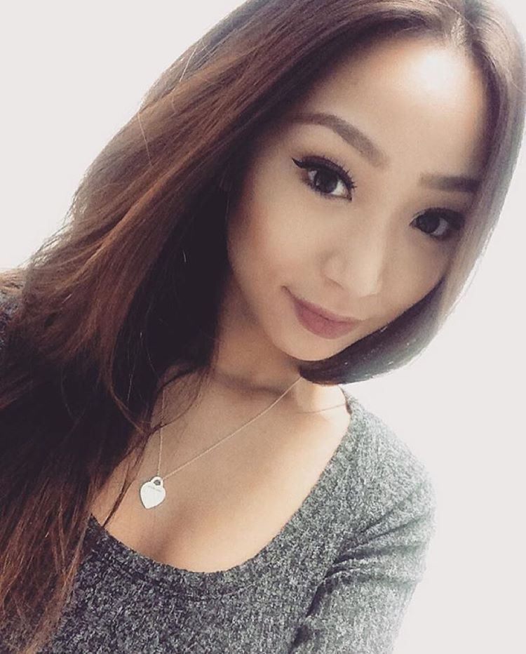 Grey sweater | Scrolller