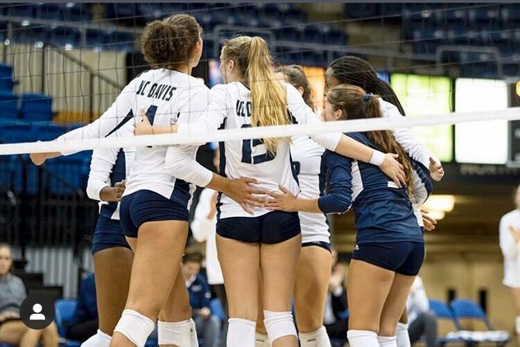 Group hug | Scrolller