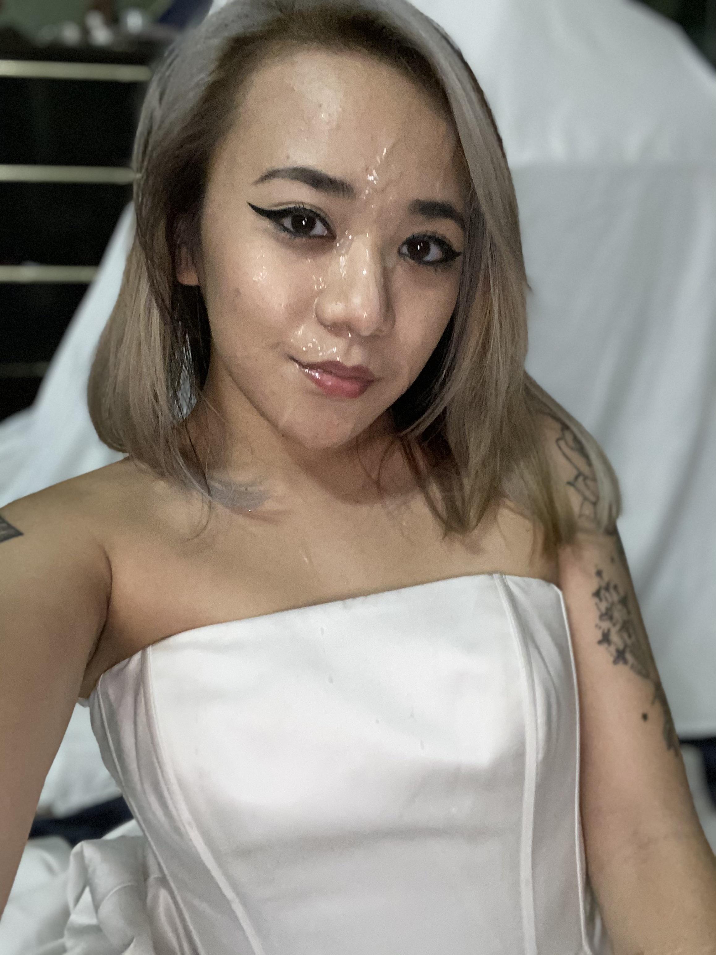 Guess I’m walking down the aisle with cum on my face 🤷‍♀️ | Scrolller