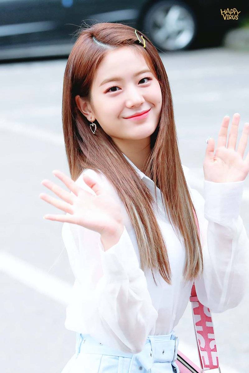 Gyuri waves | Scrolller