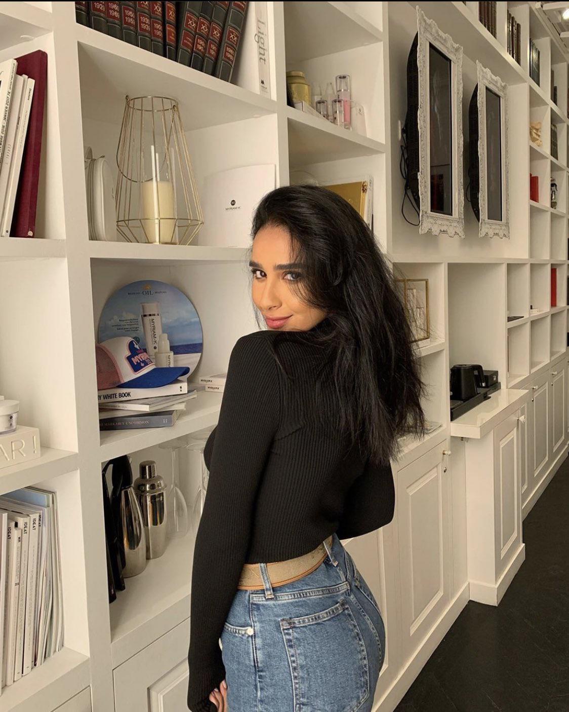 Hala Abdullah | Scrolller