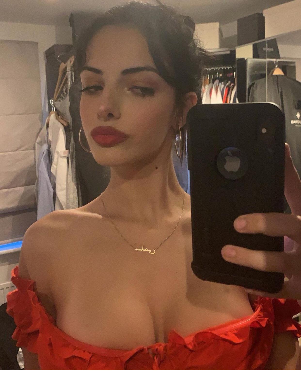 Hanging out | Scrolller