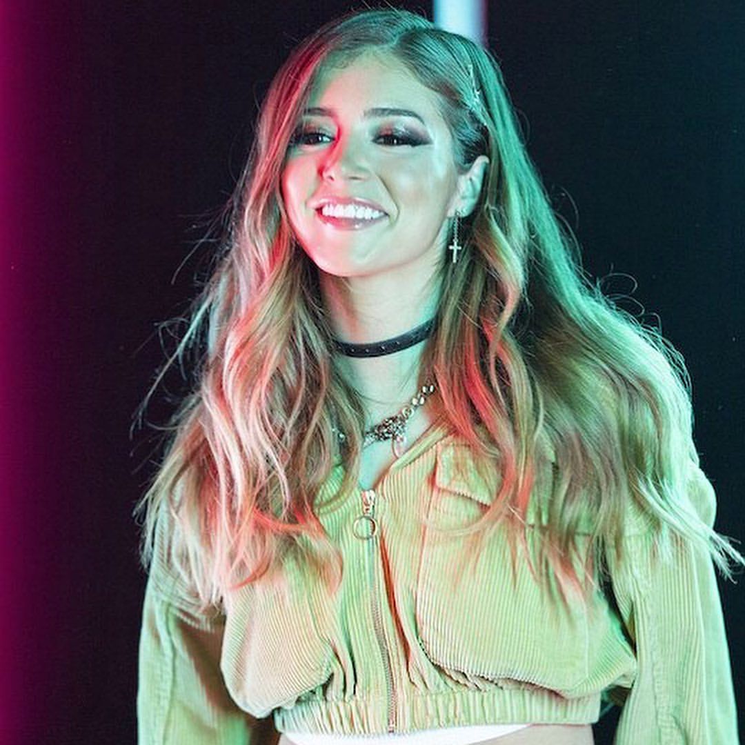 Happy chrissy | Scrolller