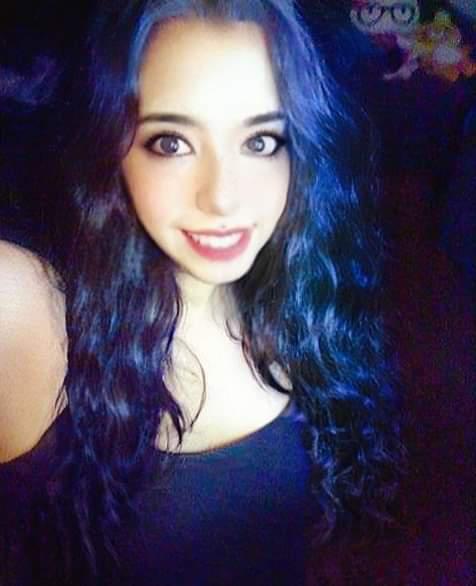 Happy Monday everyone 😊 (F,31) | Scrolller