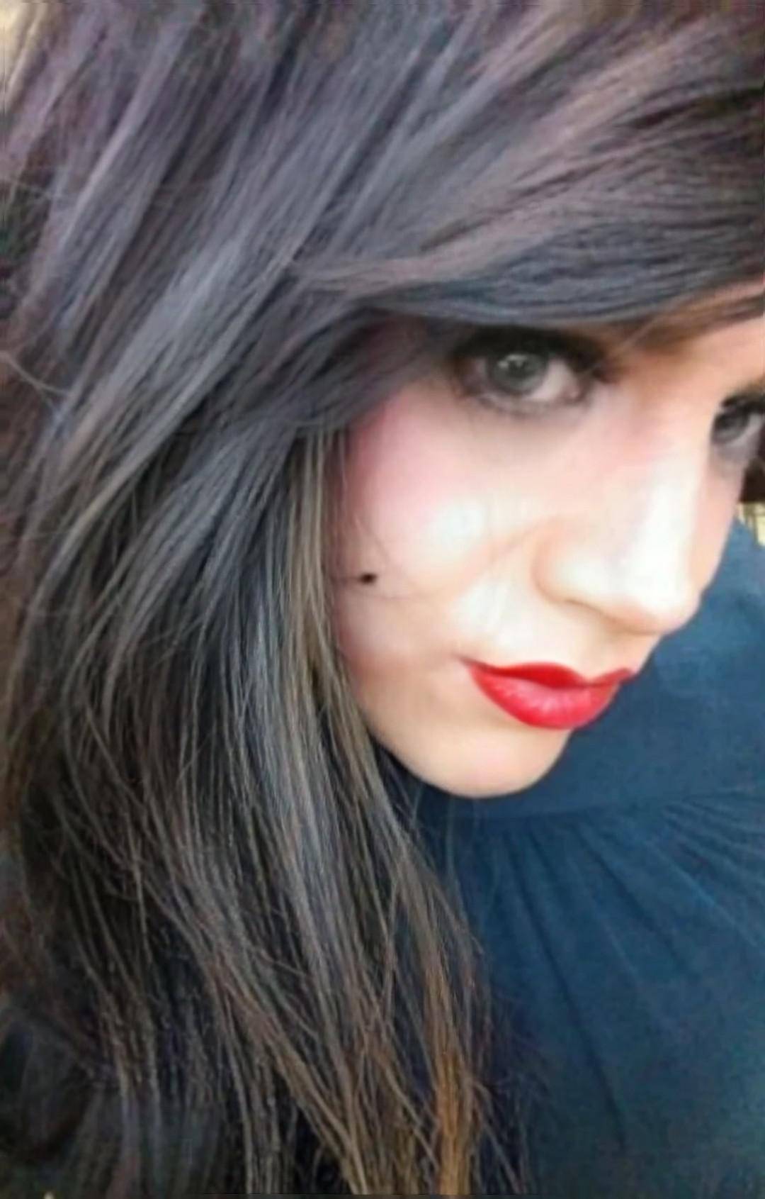 Today I need hugs and kisses...any volunteer? | Scrolller