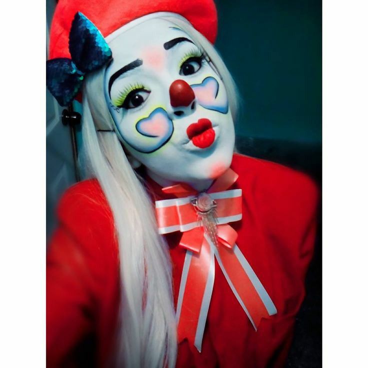 Have some clown kisses! | Scrolller