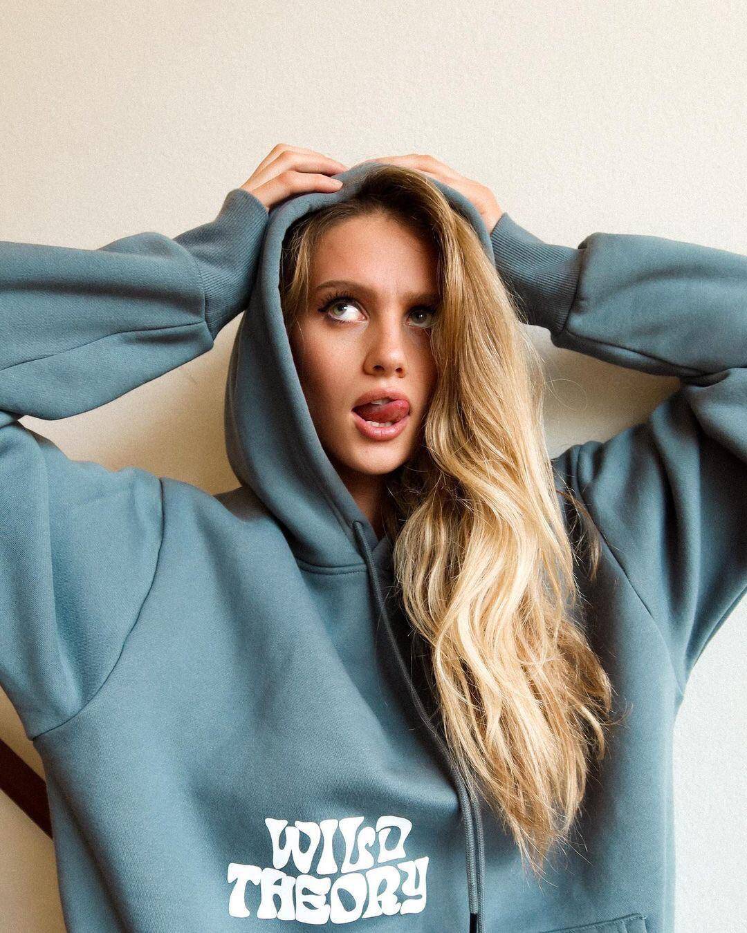 Hazel Graye [irtr] | Scrolller