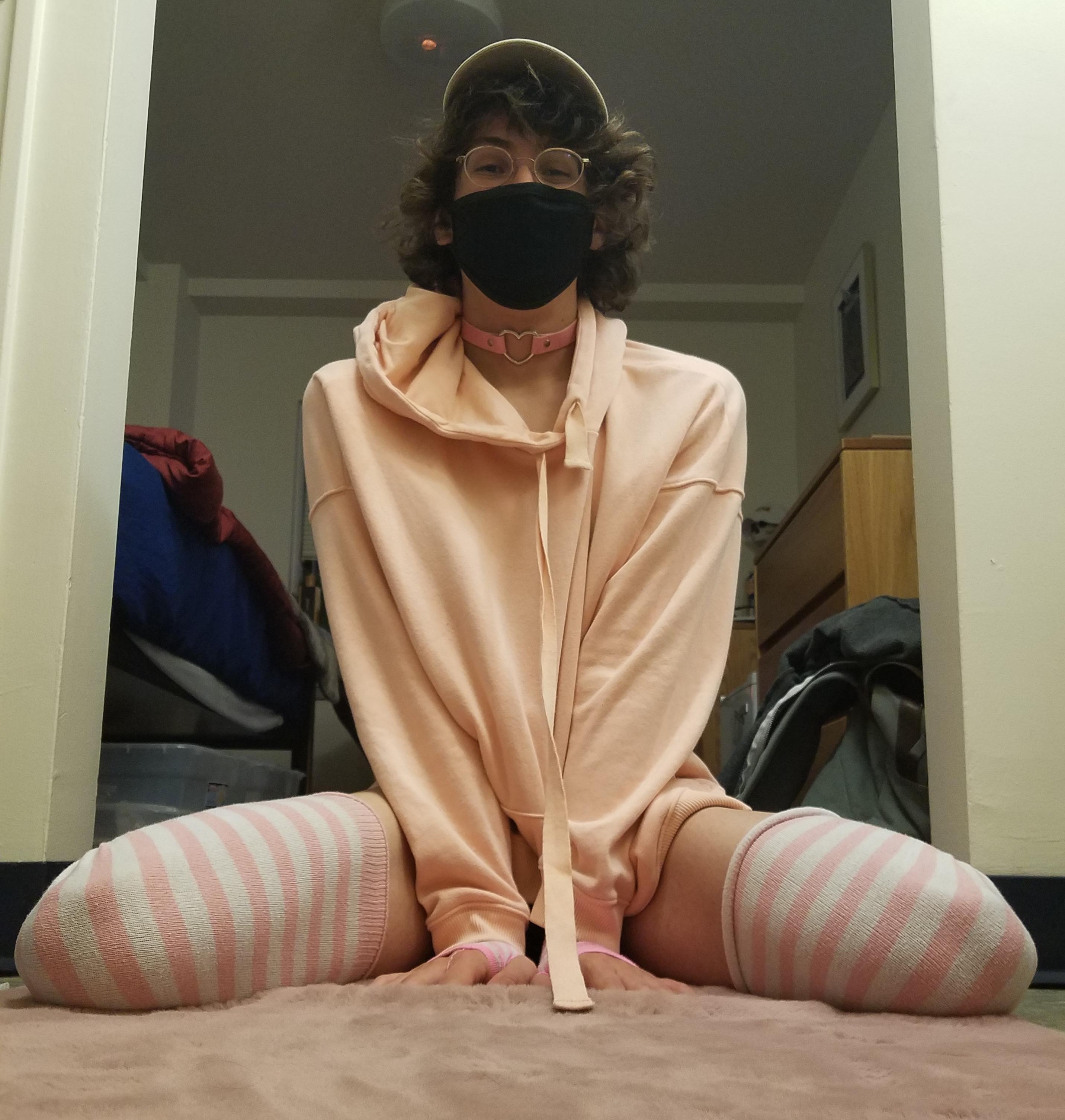 Head pats? :3 | Scrolller