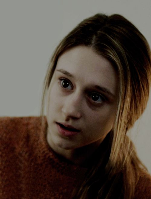 Head tilt. | Scrolller