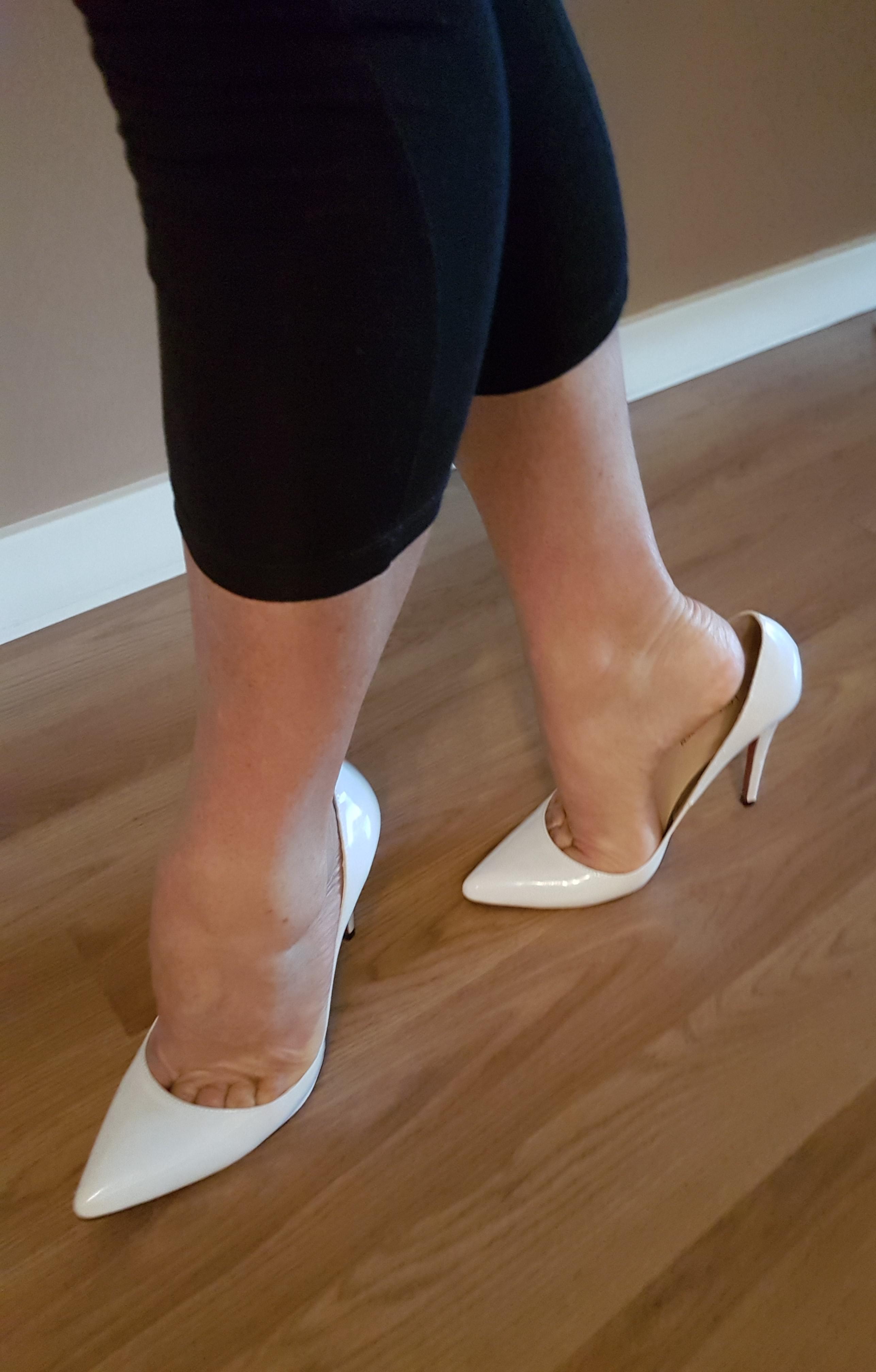 Heel pop! | Scrolller