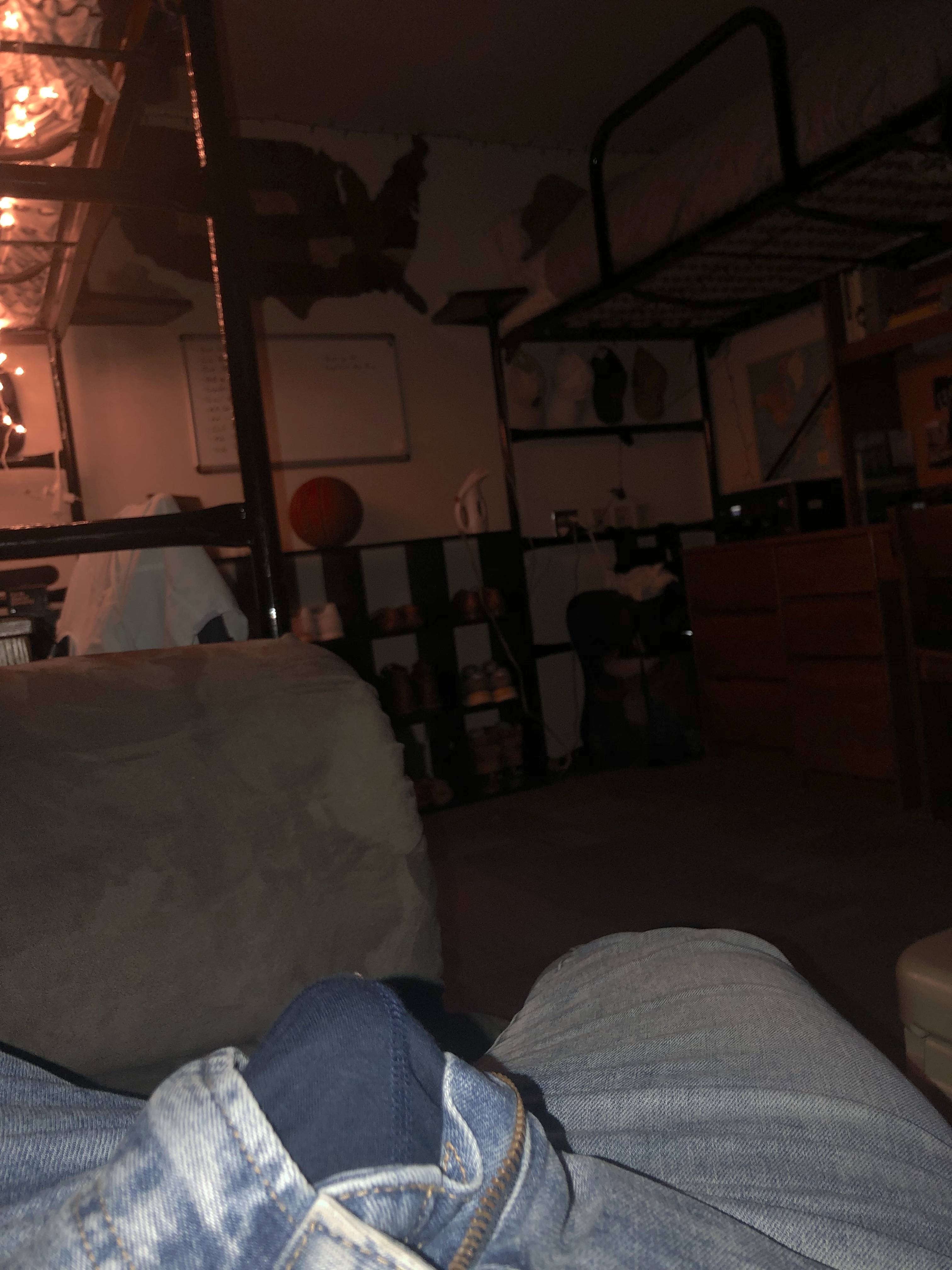 Hehe in a friends dorm | Scrolller