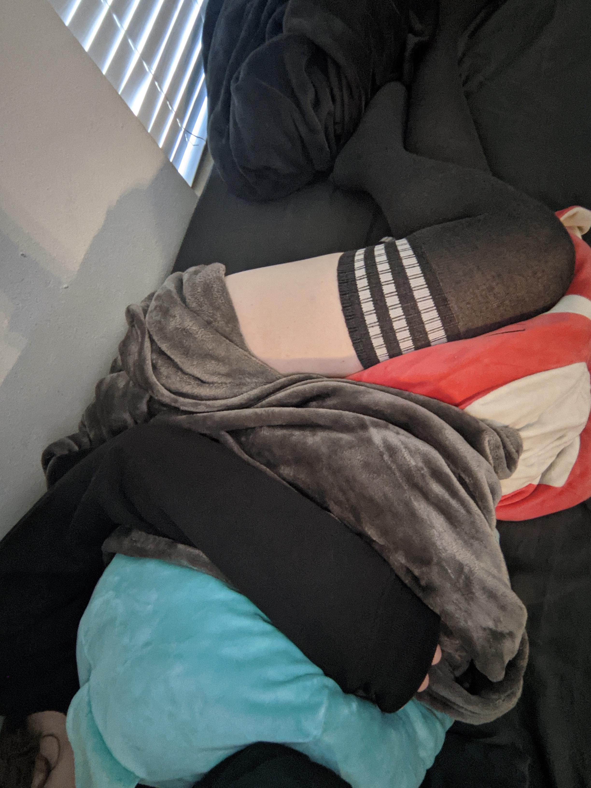 Hello again!,anyone want a hug? :3 | Scrolller