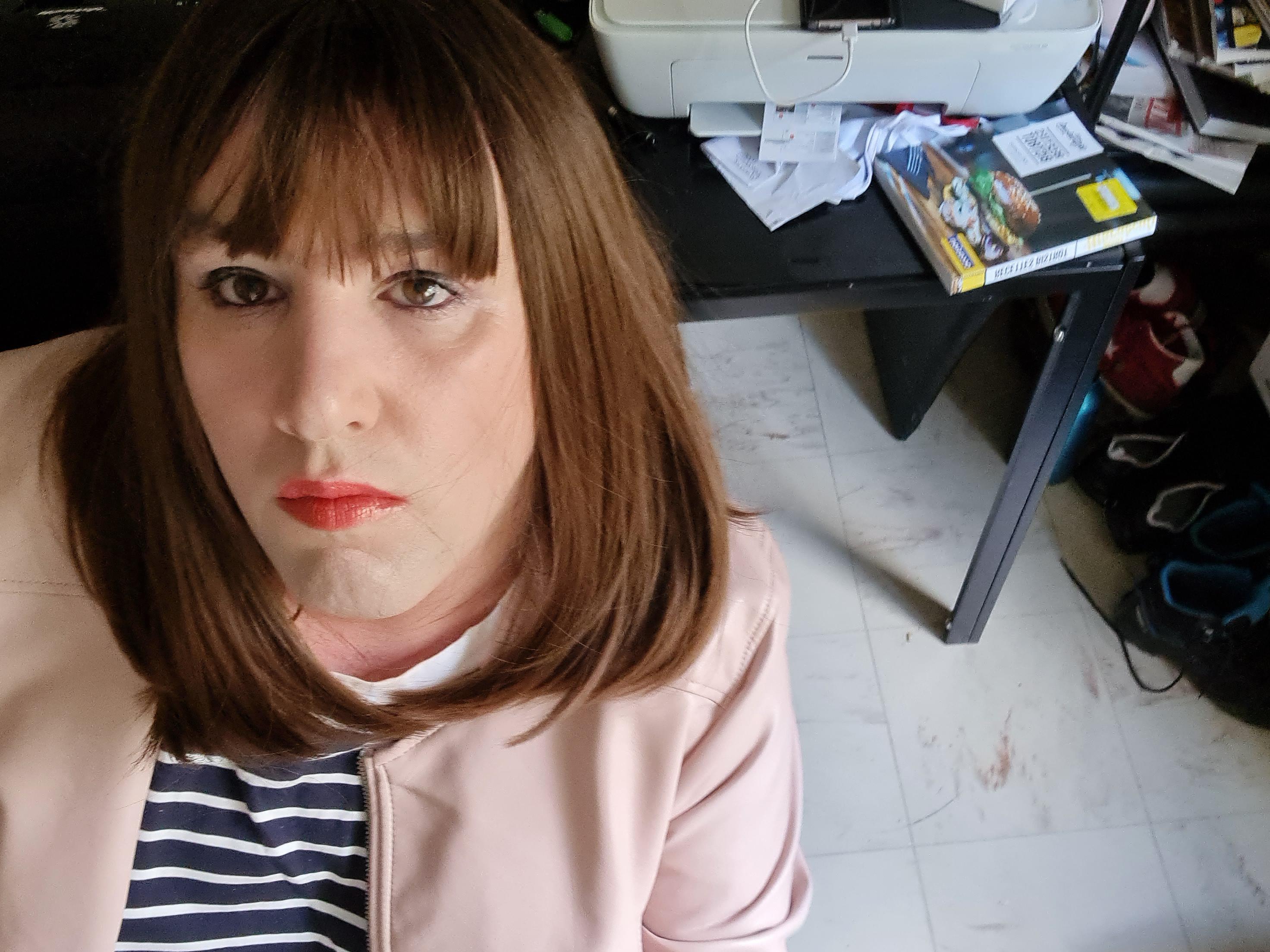 Hello how are you, im french transgender | Scrolller