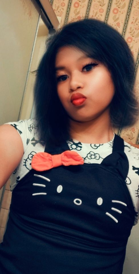 Hello kitty dress + girl snapchat filter | Scrolller