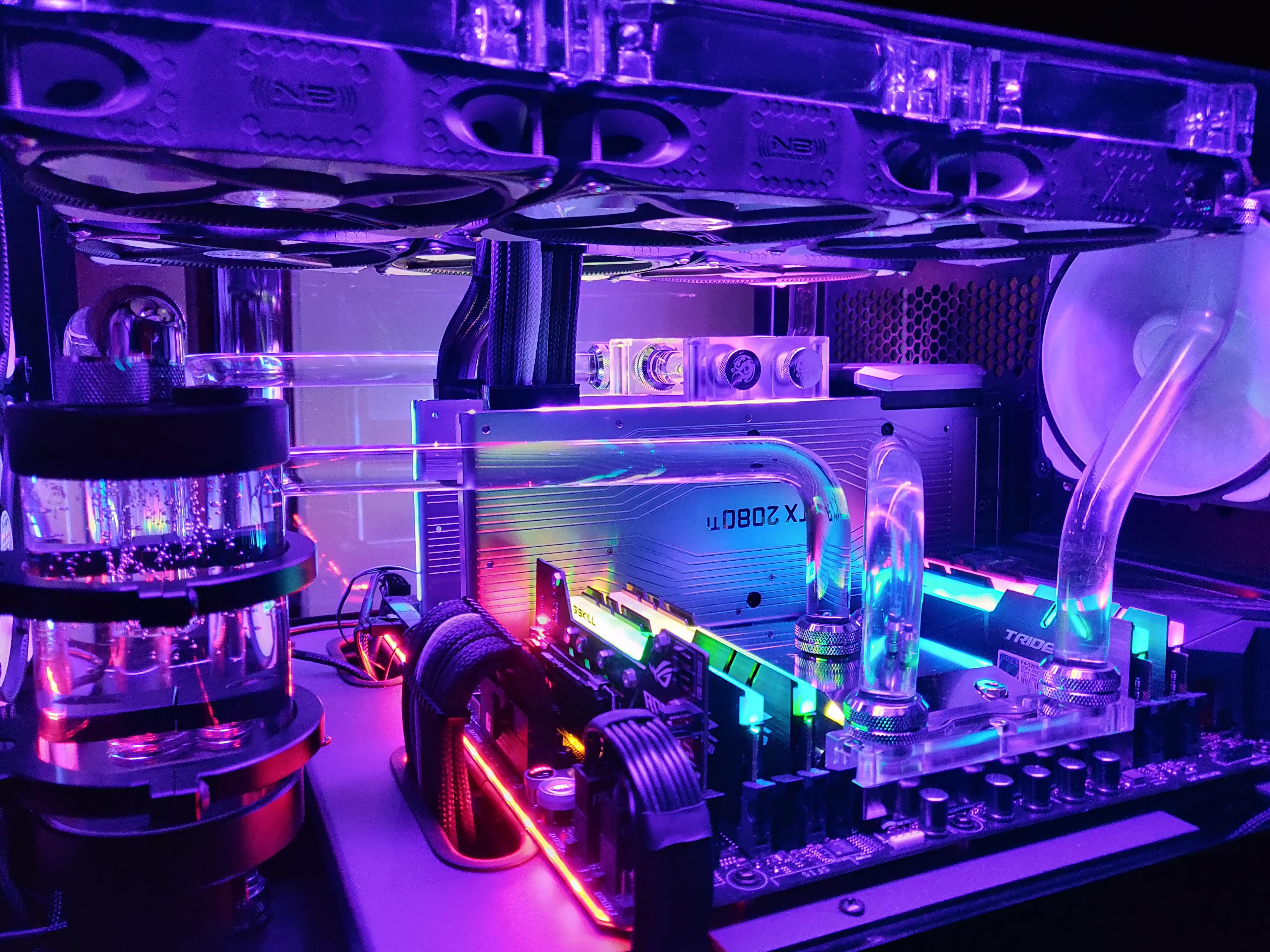 GPU cable management :) | Scrolller