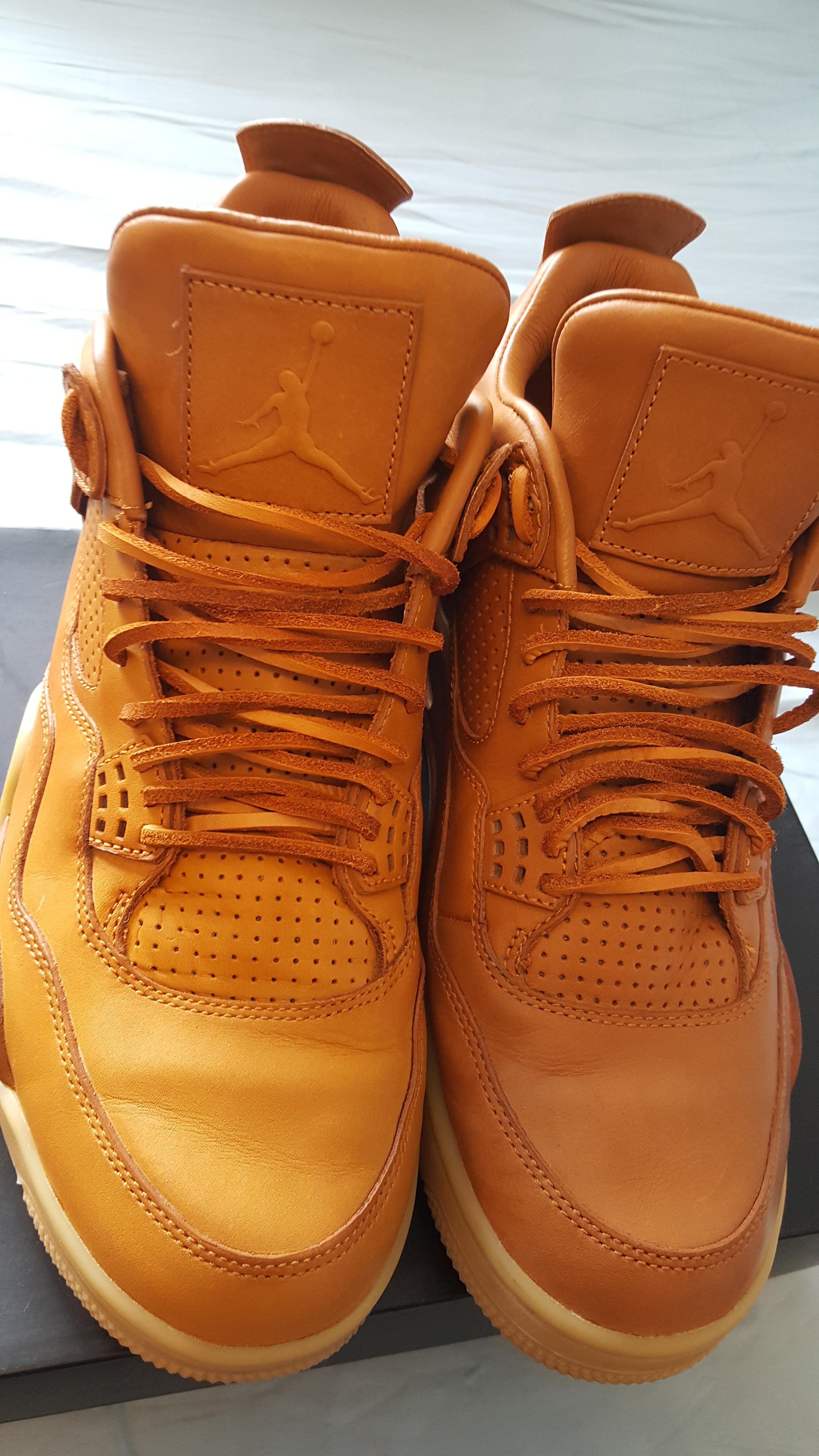 help with discolored shoe | Scrolller