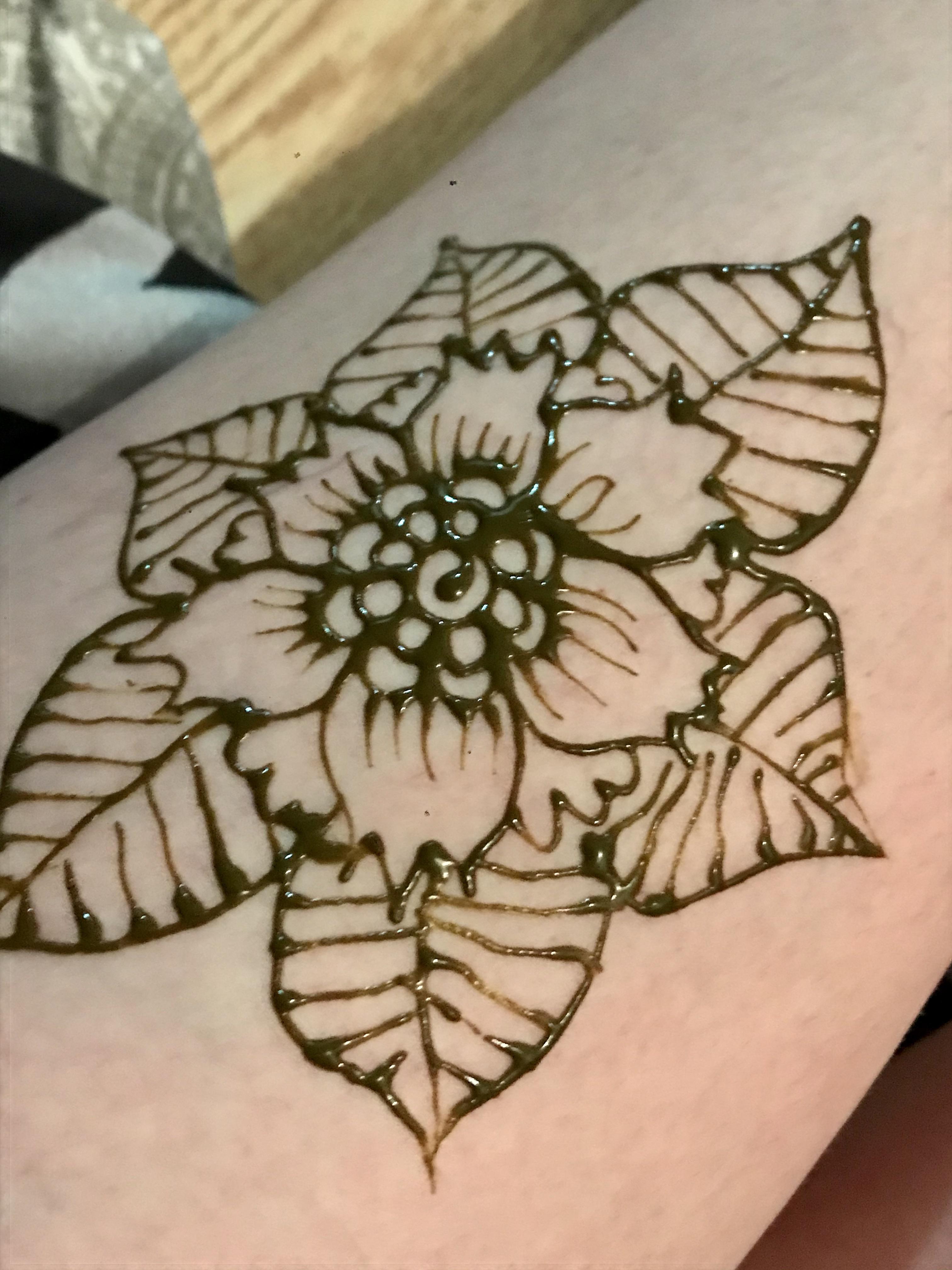 Henna flower and leaves | Scrolller