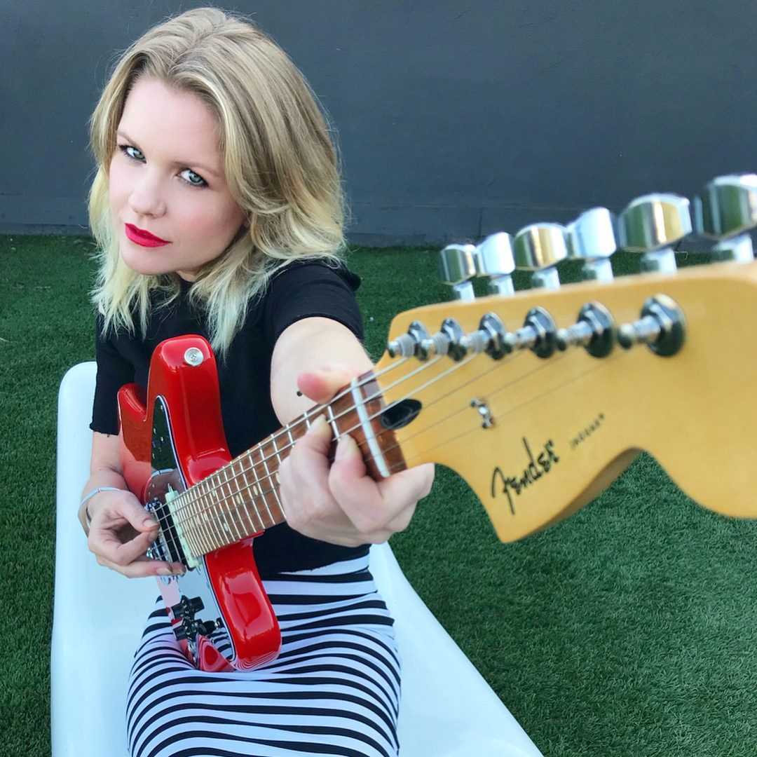 Her Birthday present from Fender | Scrolller