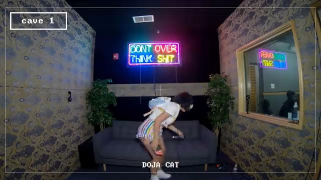 Her legs on the cave😳 | Scrolller