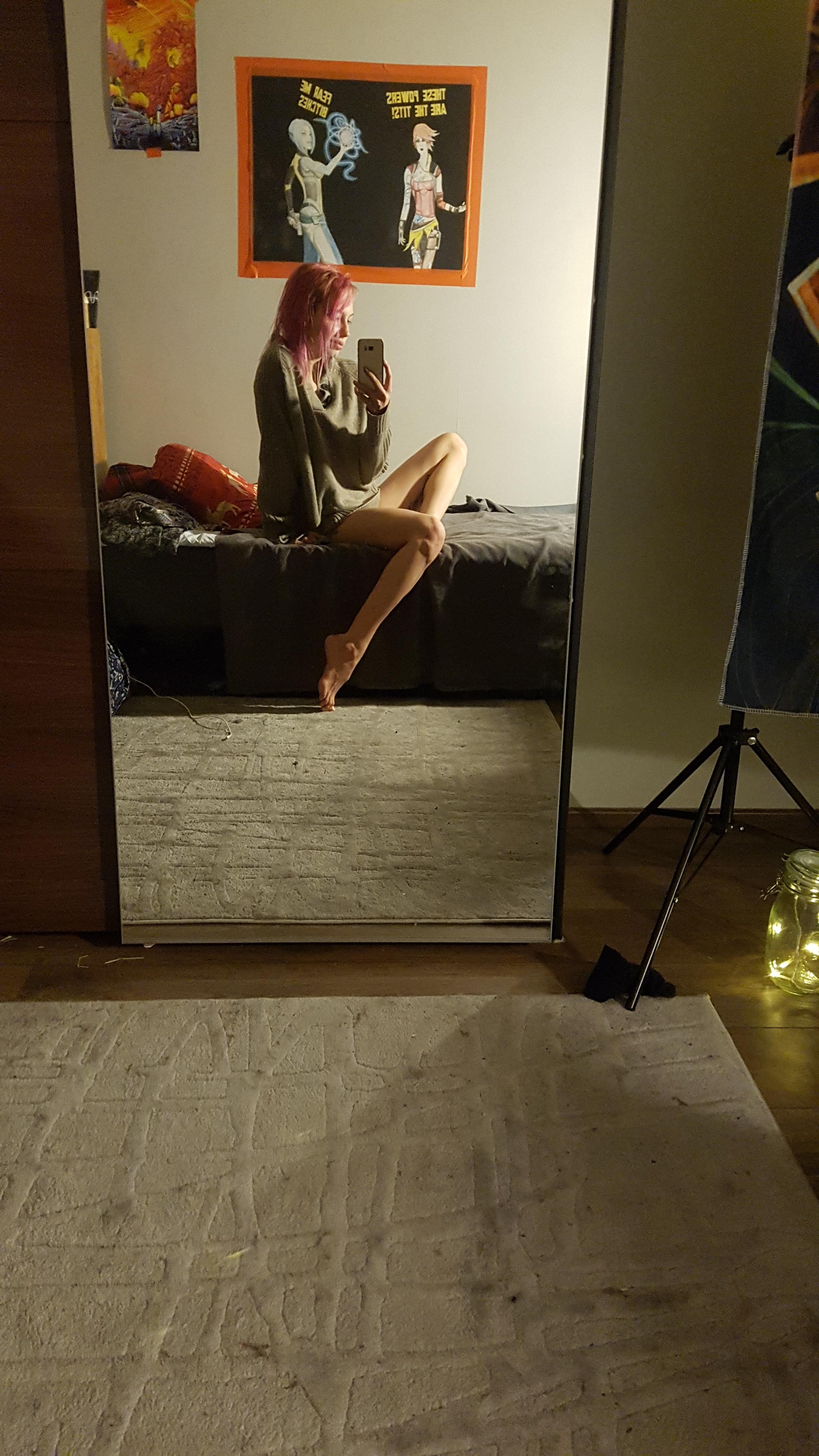 Here's the NSFW outfit that got my broadcasts shut down | Scrolller