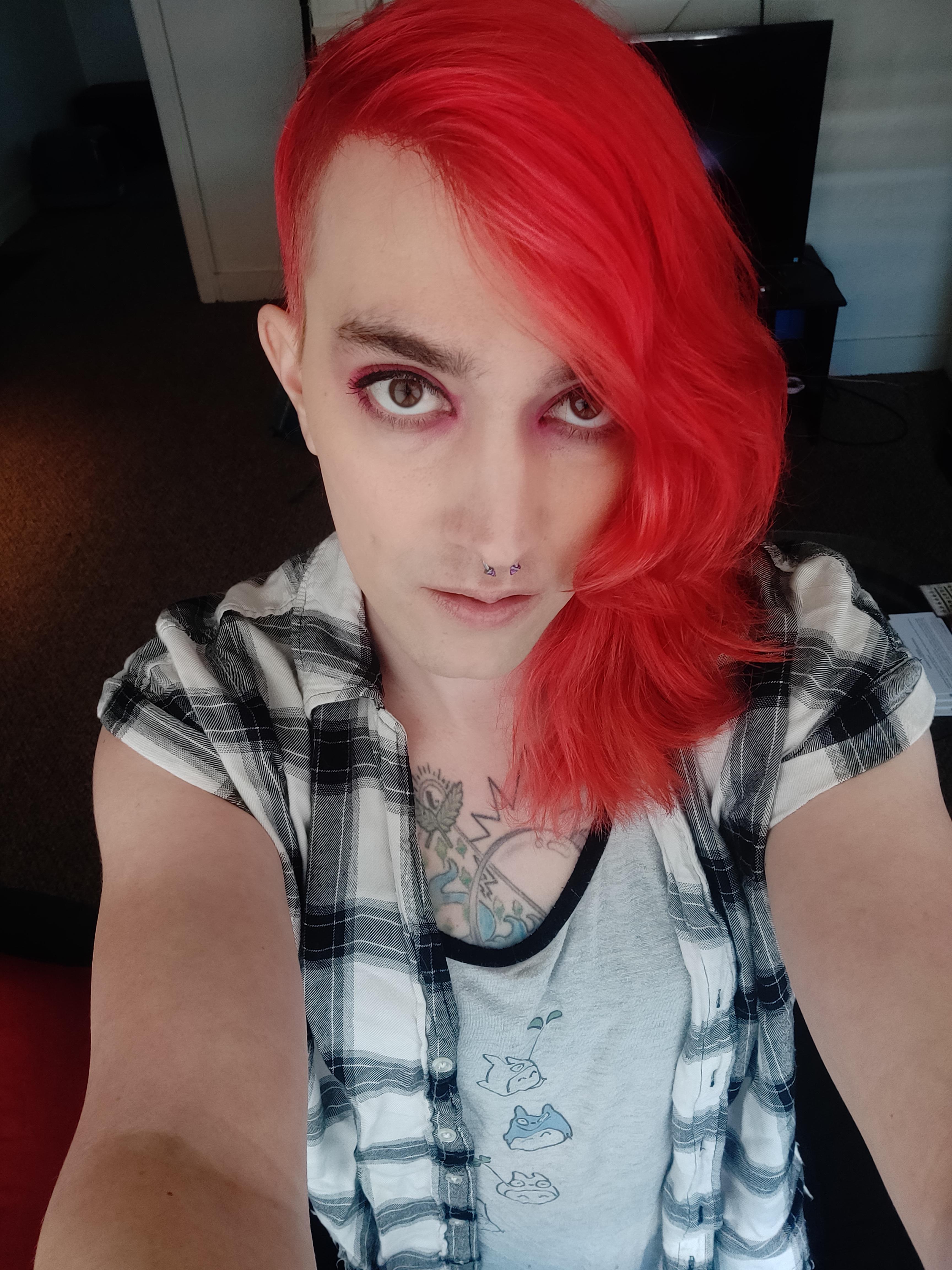 Hewwo :3 | Scrolller