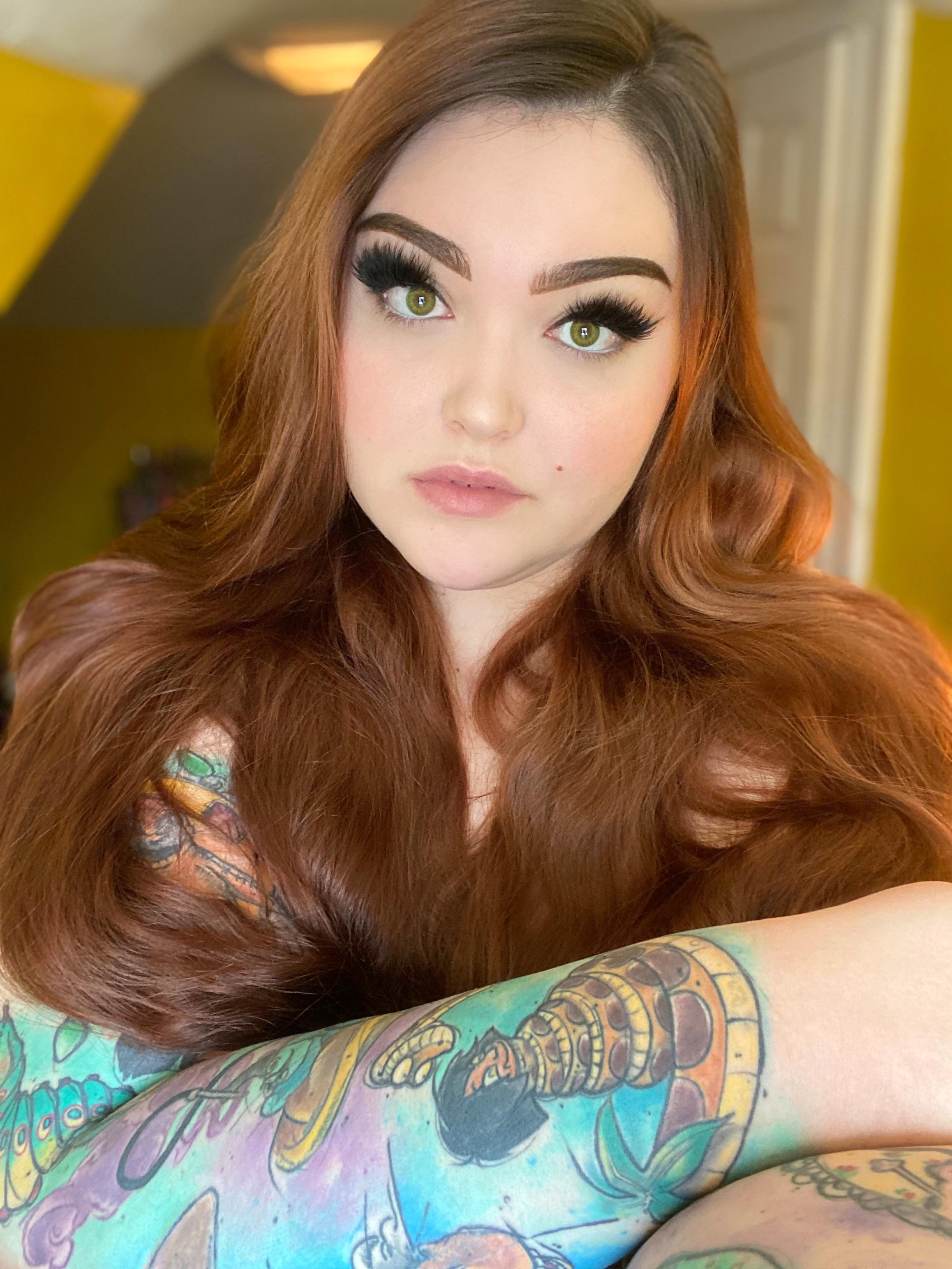 Hey! (23) | Scrolller