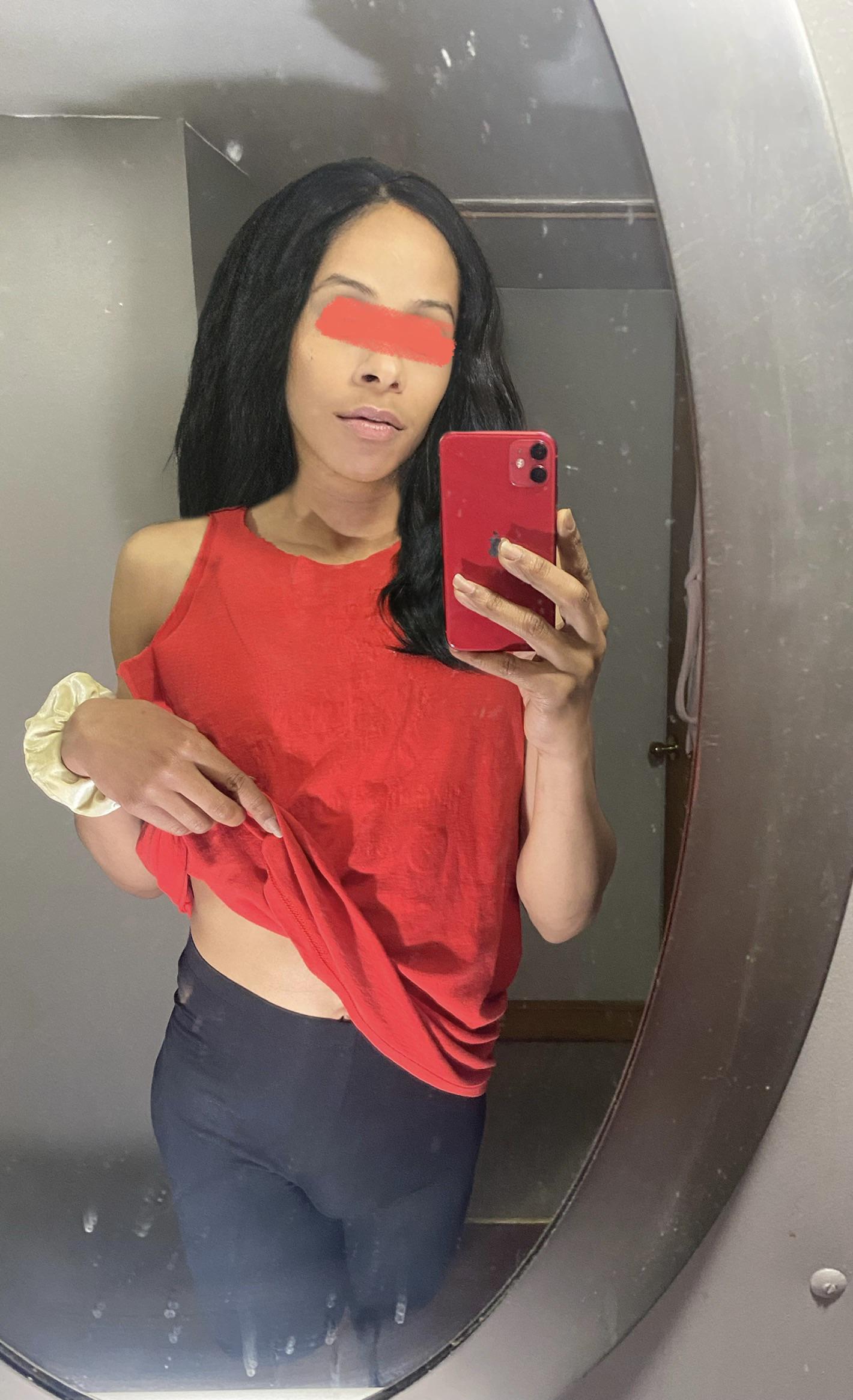 Feeling girly 💜🥰💅🏽 | Scrolller