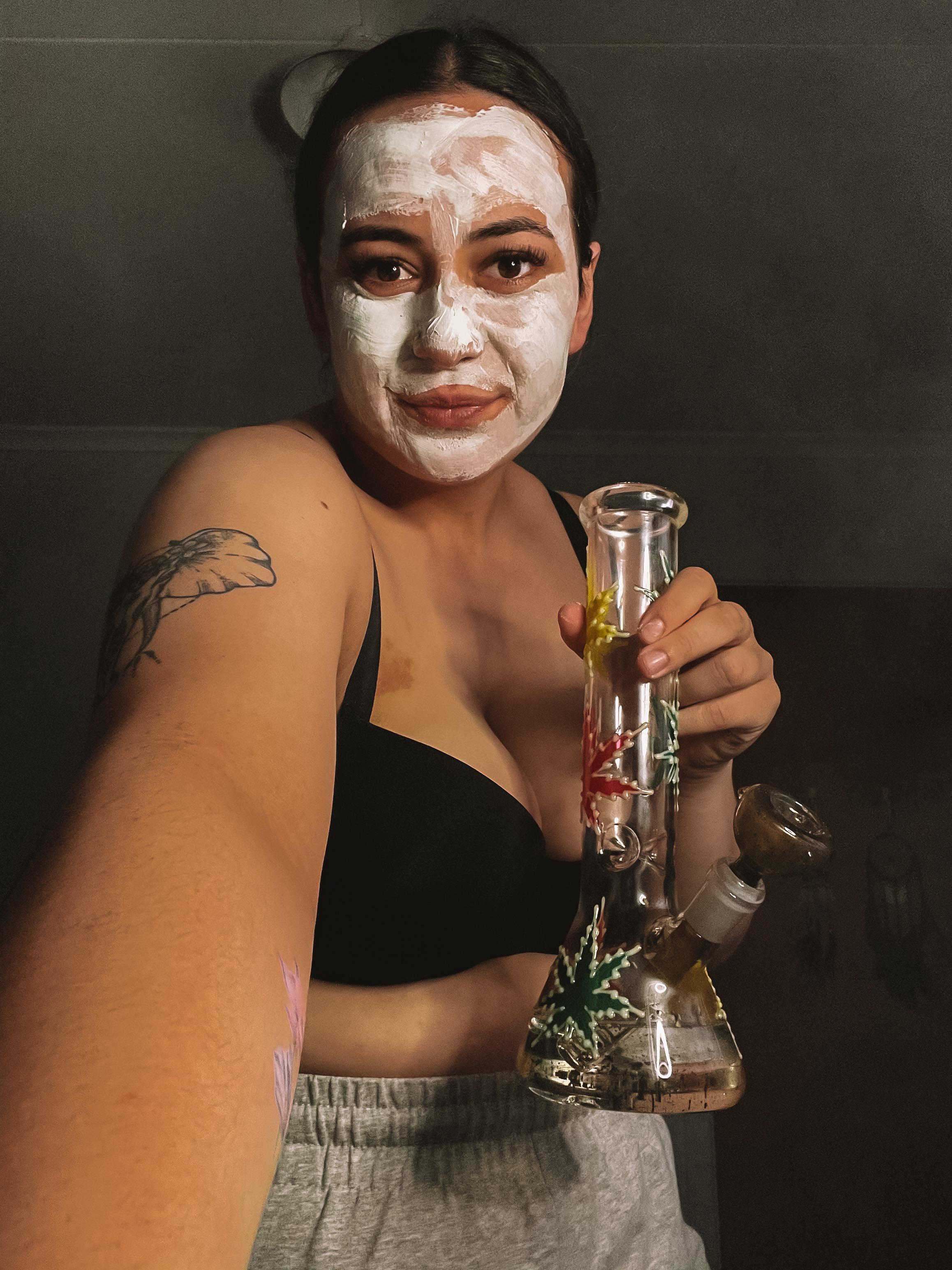 Sexy time with my bong x | Scrolller