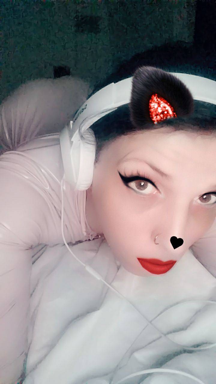 Hey first time here 😊🐱 | Scrolller