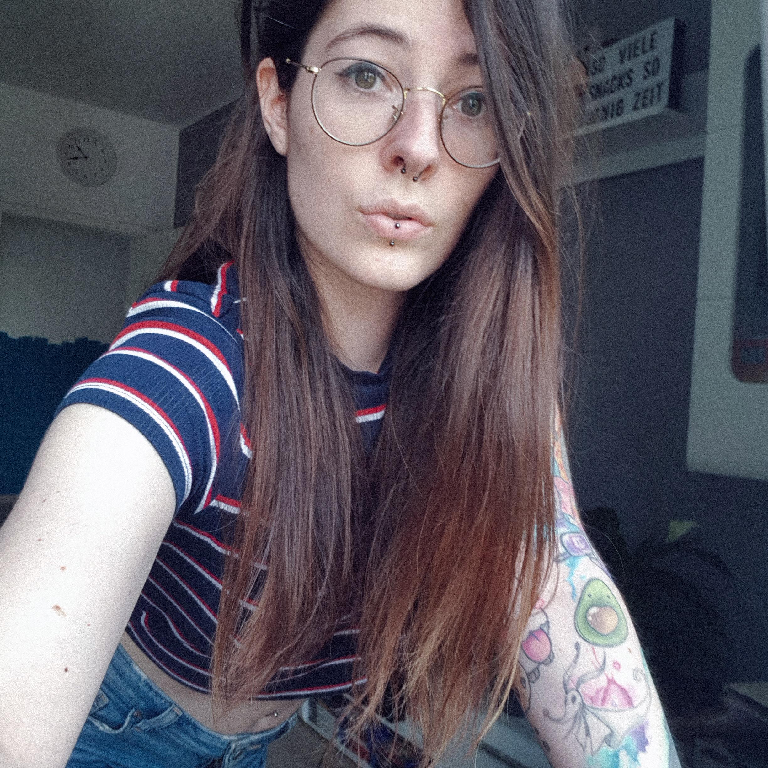 Hey people of reddit, what's your fav iced tea flavour? Peach, Lemon? Rly need to make some ...