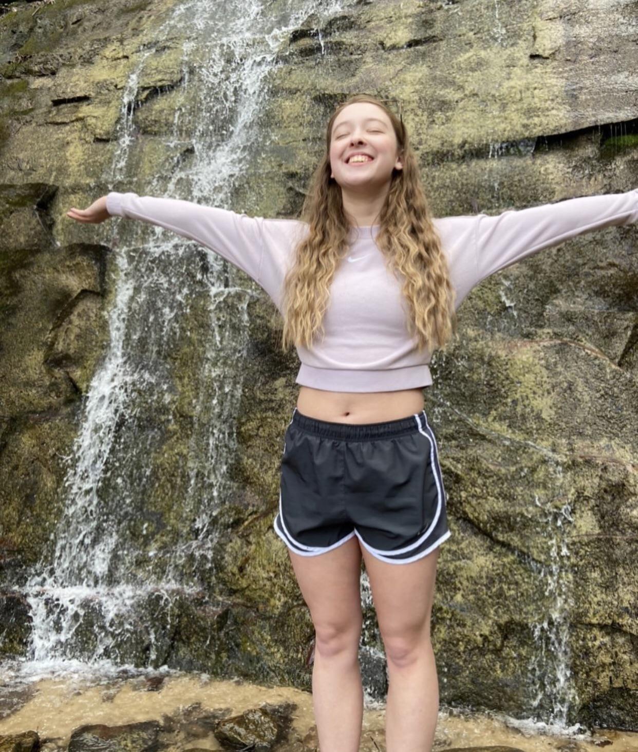 hi everyone! :) | Scrolller