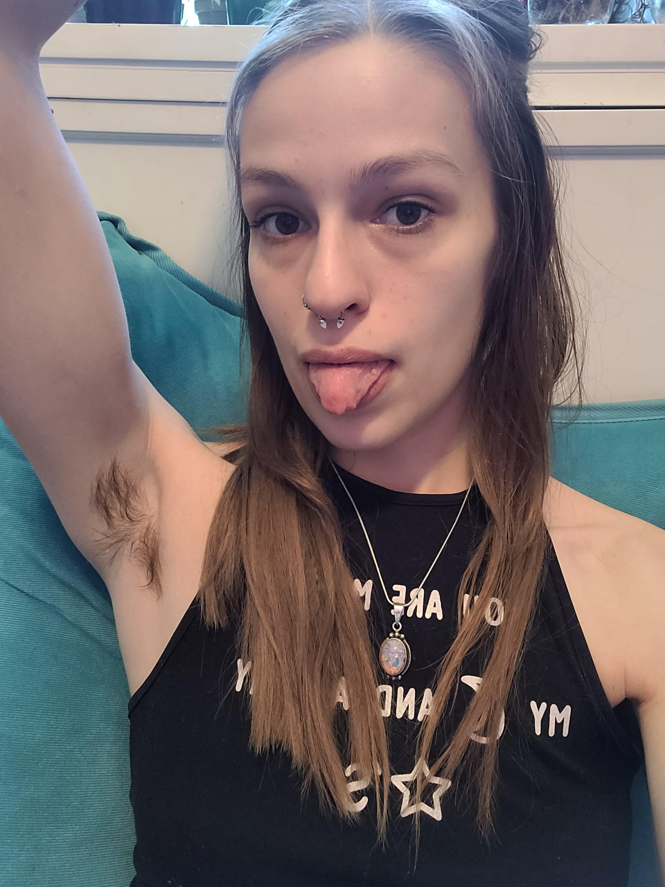 Hi there! 🙈 inbox open! | Scrolller