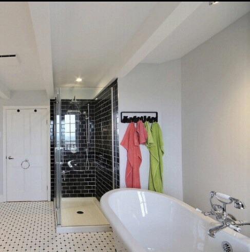 Hiding in the bathroom | Scrolller