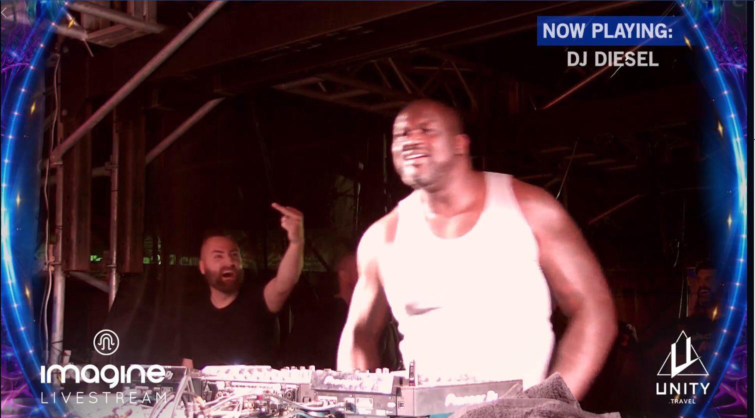 Highlight of the Imagine stream is random dude giving Shaq the bird lol | Scrolller