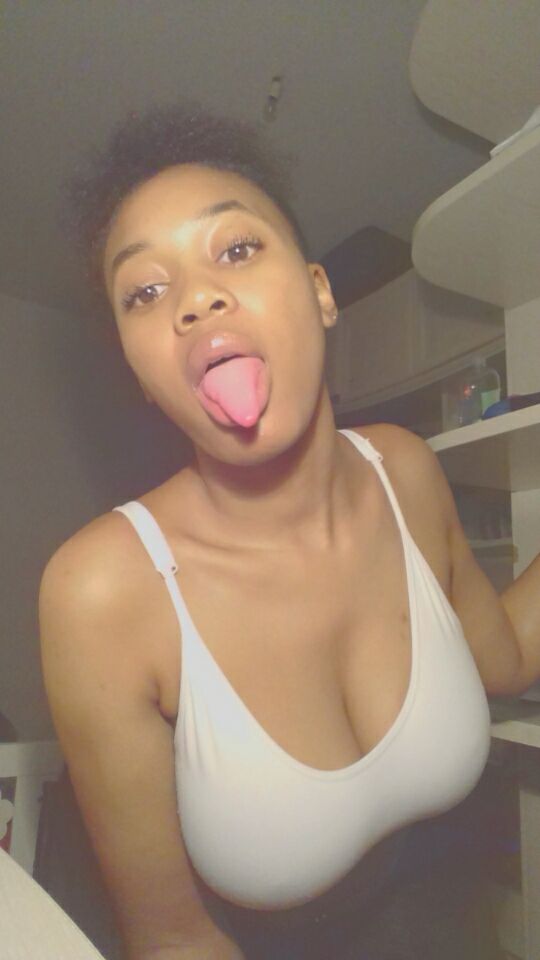 Discover more like DarkSkinEbonyWomen: Hii guysss just remember that my onlyfans is free only ...