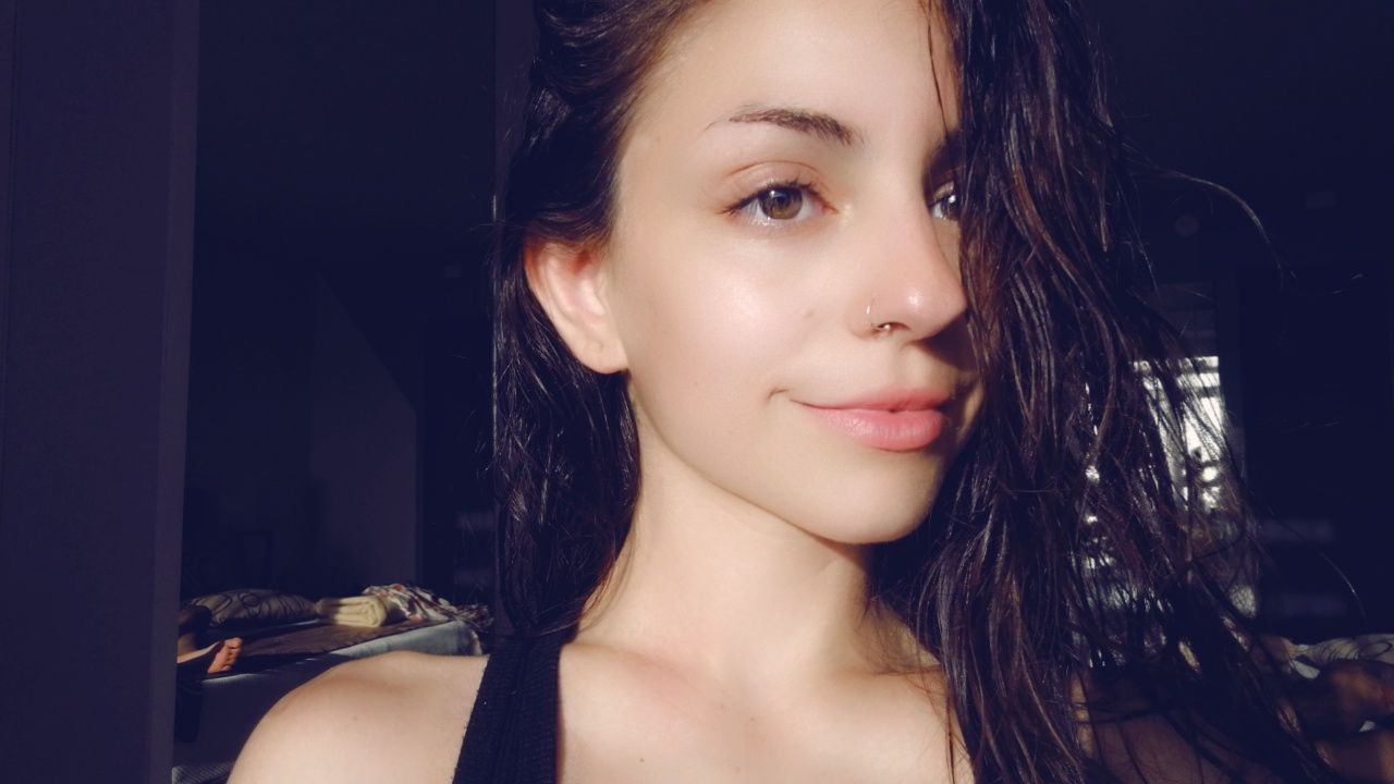 hiiii, from me ☺️💖💜💖💜💖☺️ 23 | Scrolller