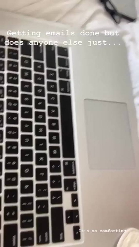 Hitomi Butt Wiggle (IG Story) | Scrolller