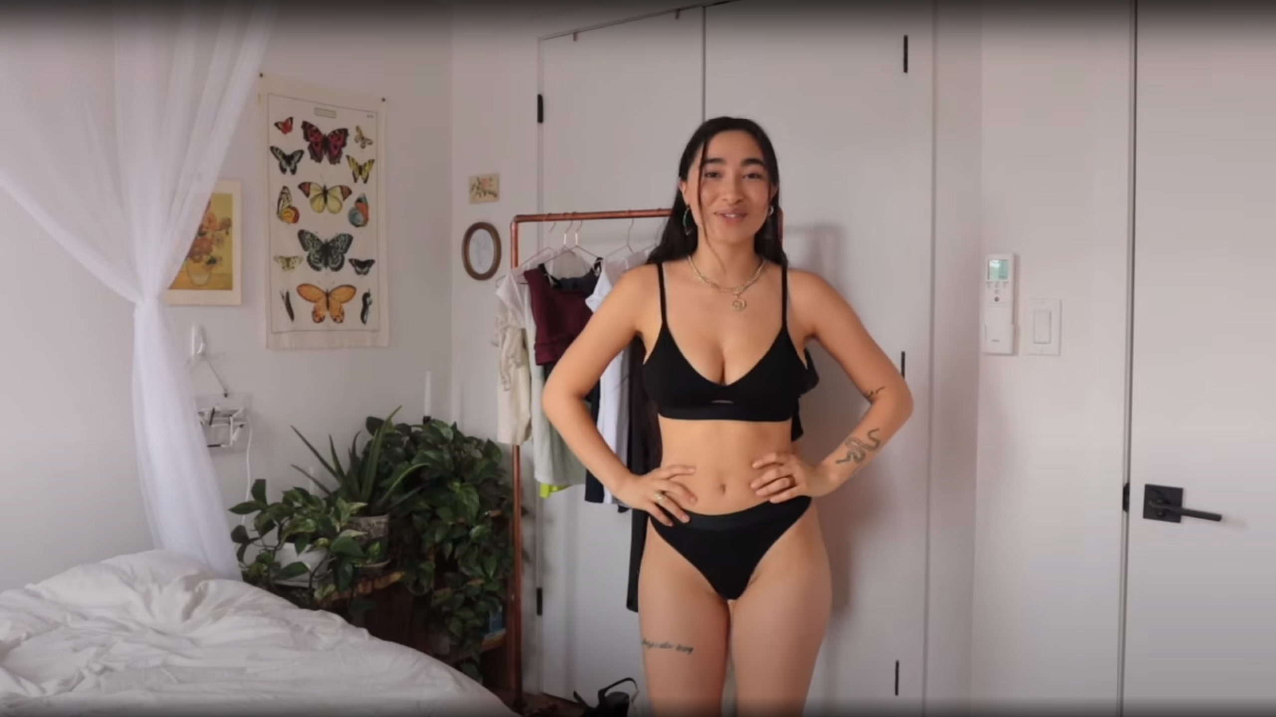 Hitomi in Her Underwear | Scrolller