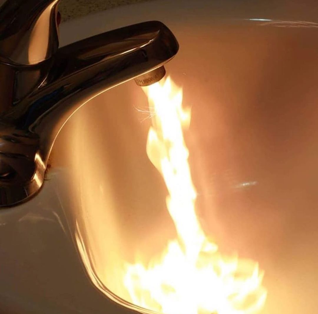 I feel that this’s an accurate representation of our current plumbing | Scrolller