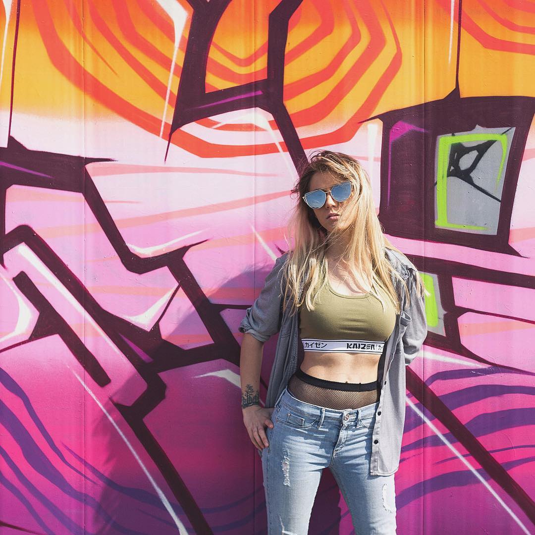 Holly James | Scrolller