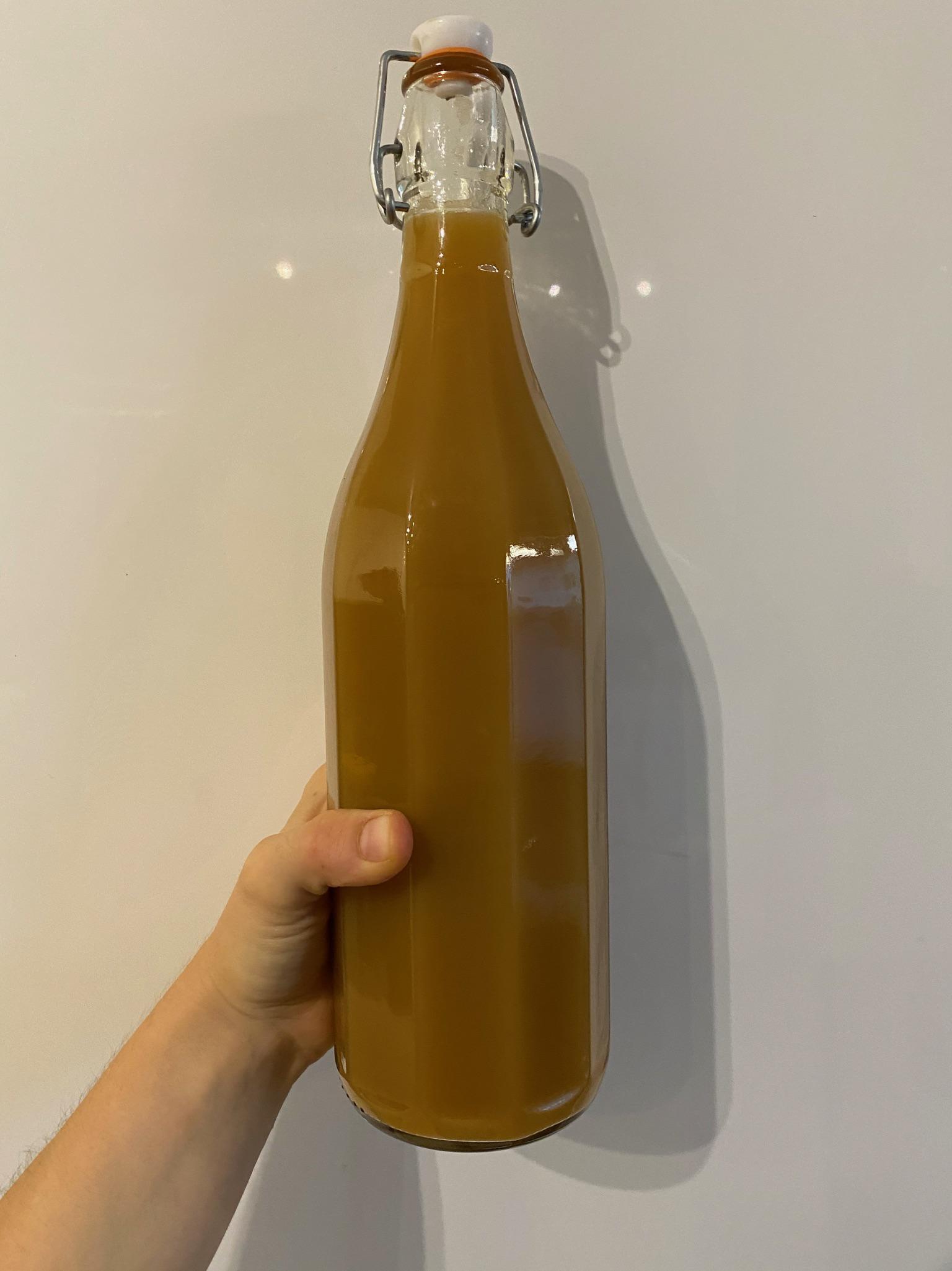 [Homemade] raw naturally cloudy Apple Juice without added sugar | Scrolller