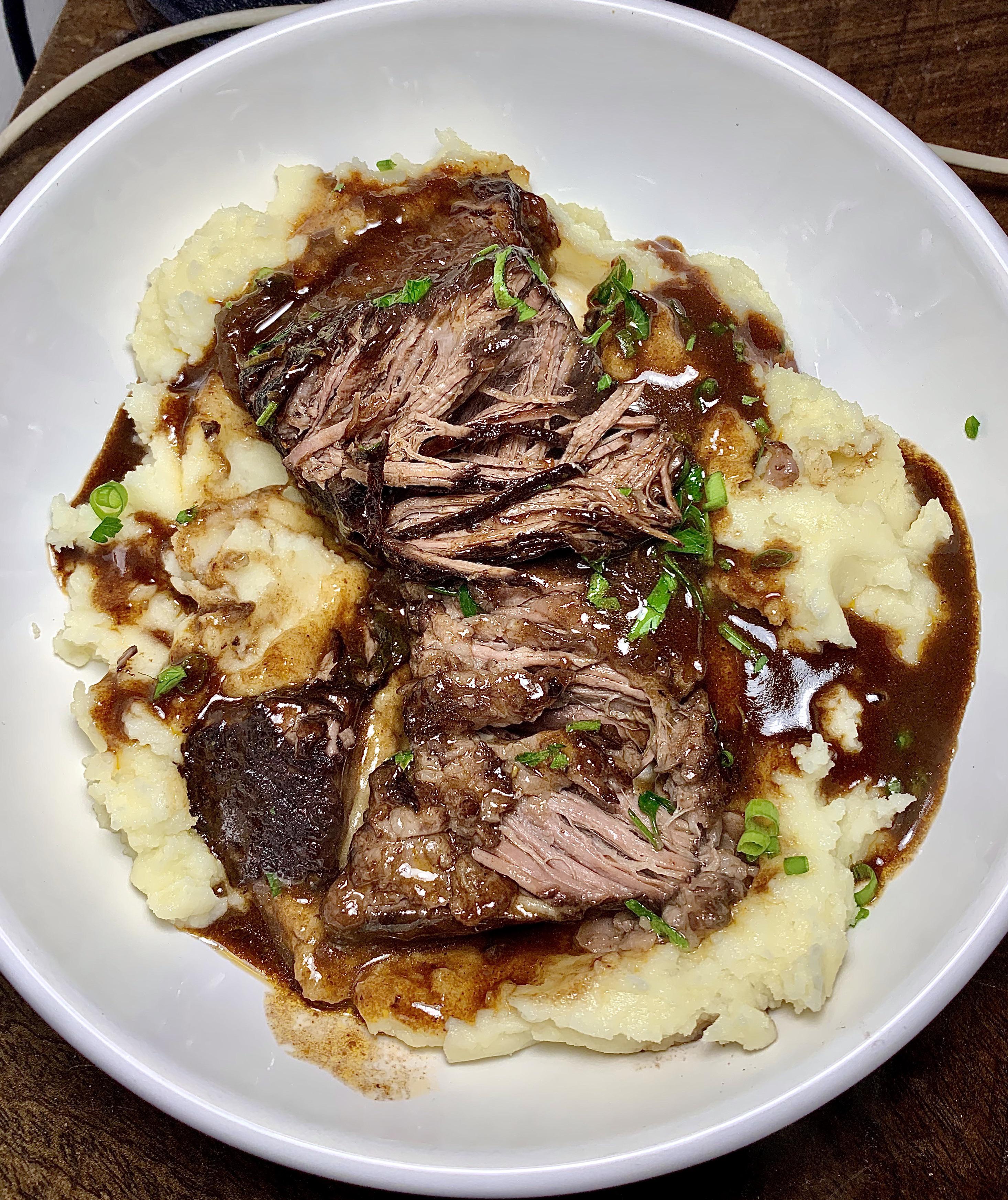 [Homemade] Red wine braised brisket and garlic mashed potatoes | Scrolller