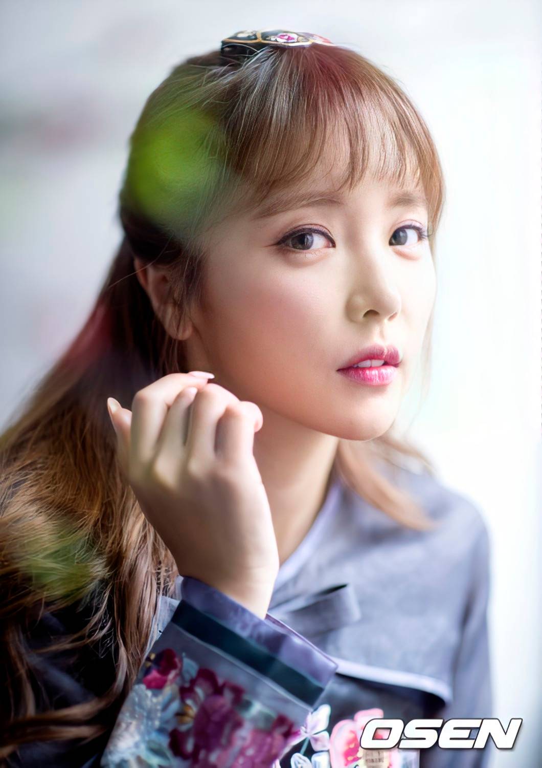 Hong Jin Young | Scrolller